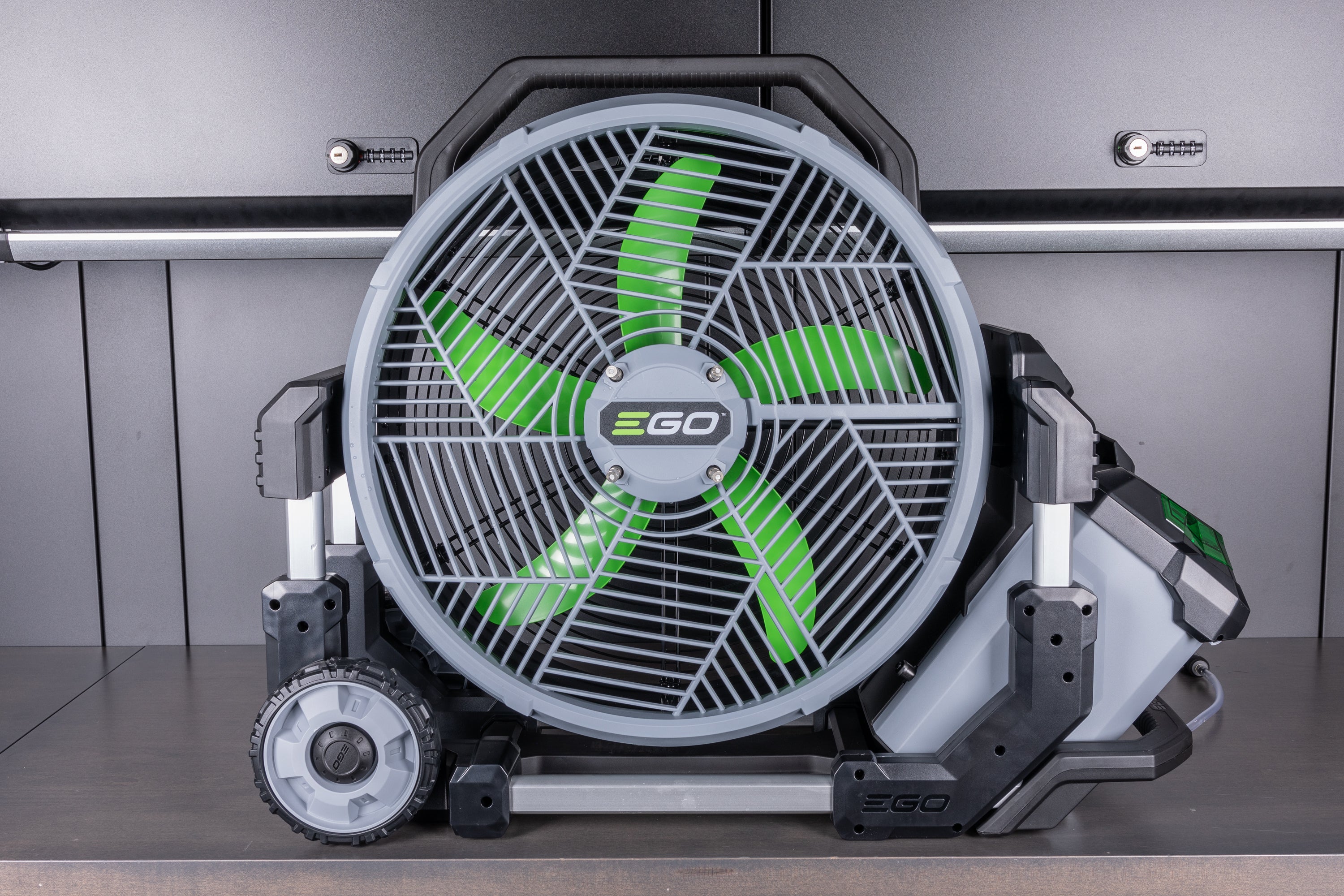 EGO 18 Inch Misting Fan with Powerful Airflow and Misting Modes for ...