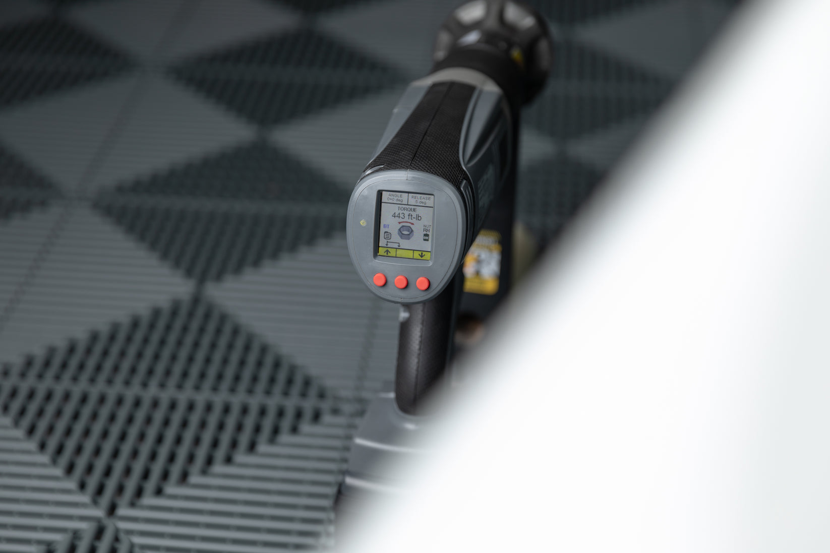 Precision Torque Tool for Porsche Center Lock Wheels - HYTORC Torque ...