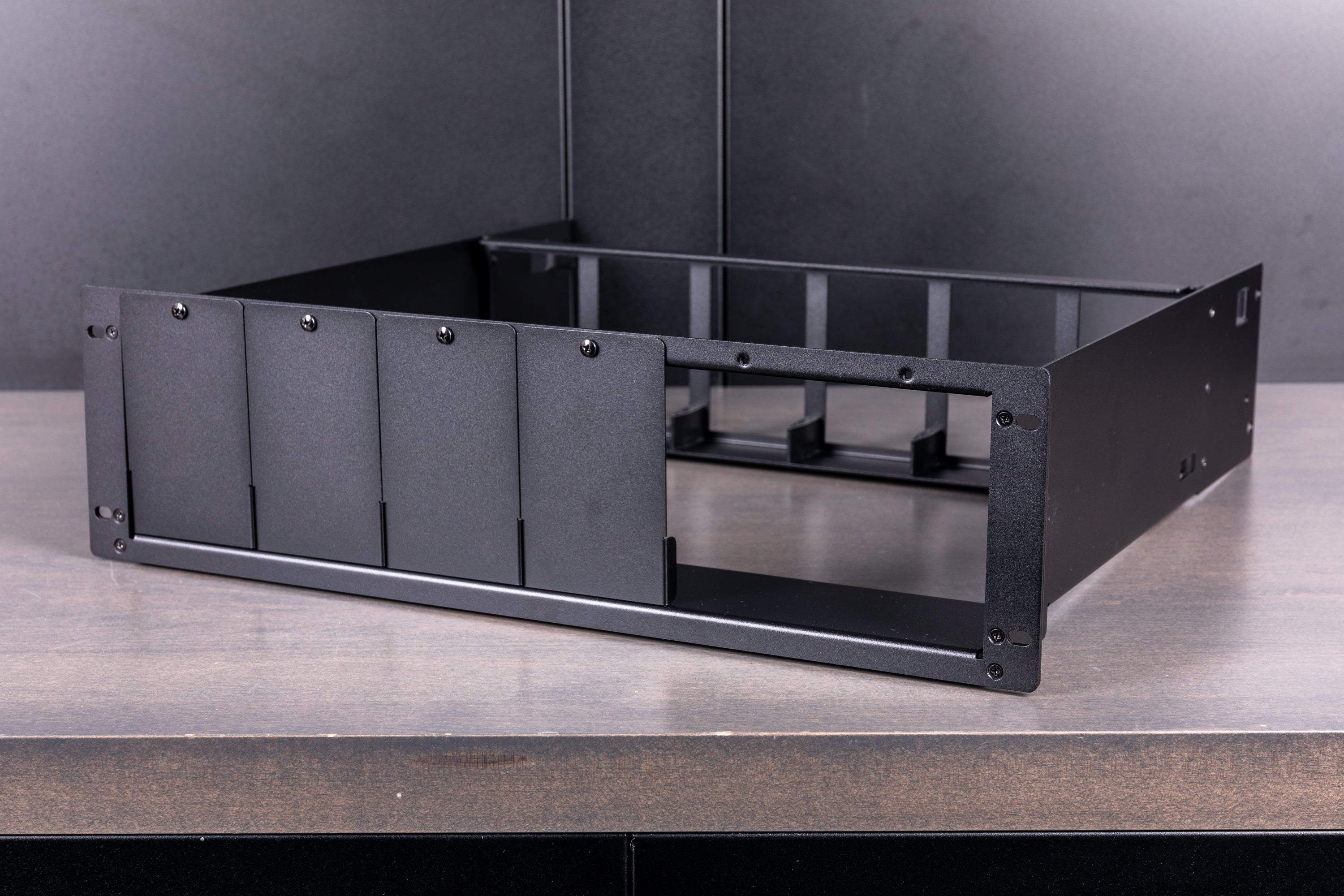 NAD CI 720 Rack System for 6 Amplifiers with Power Management and ...